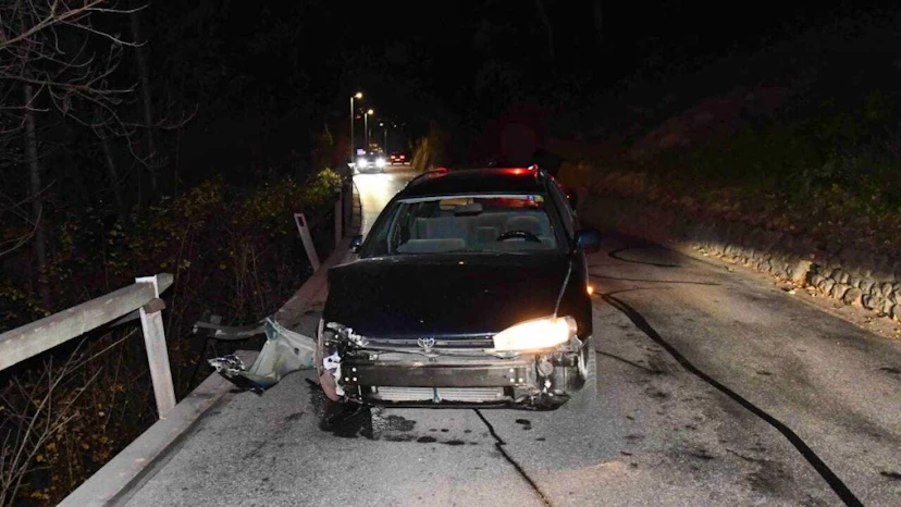 Urta il guardrail a Halde, ingenti danni