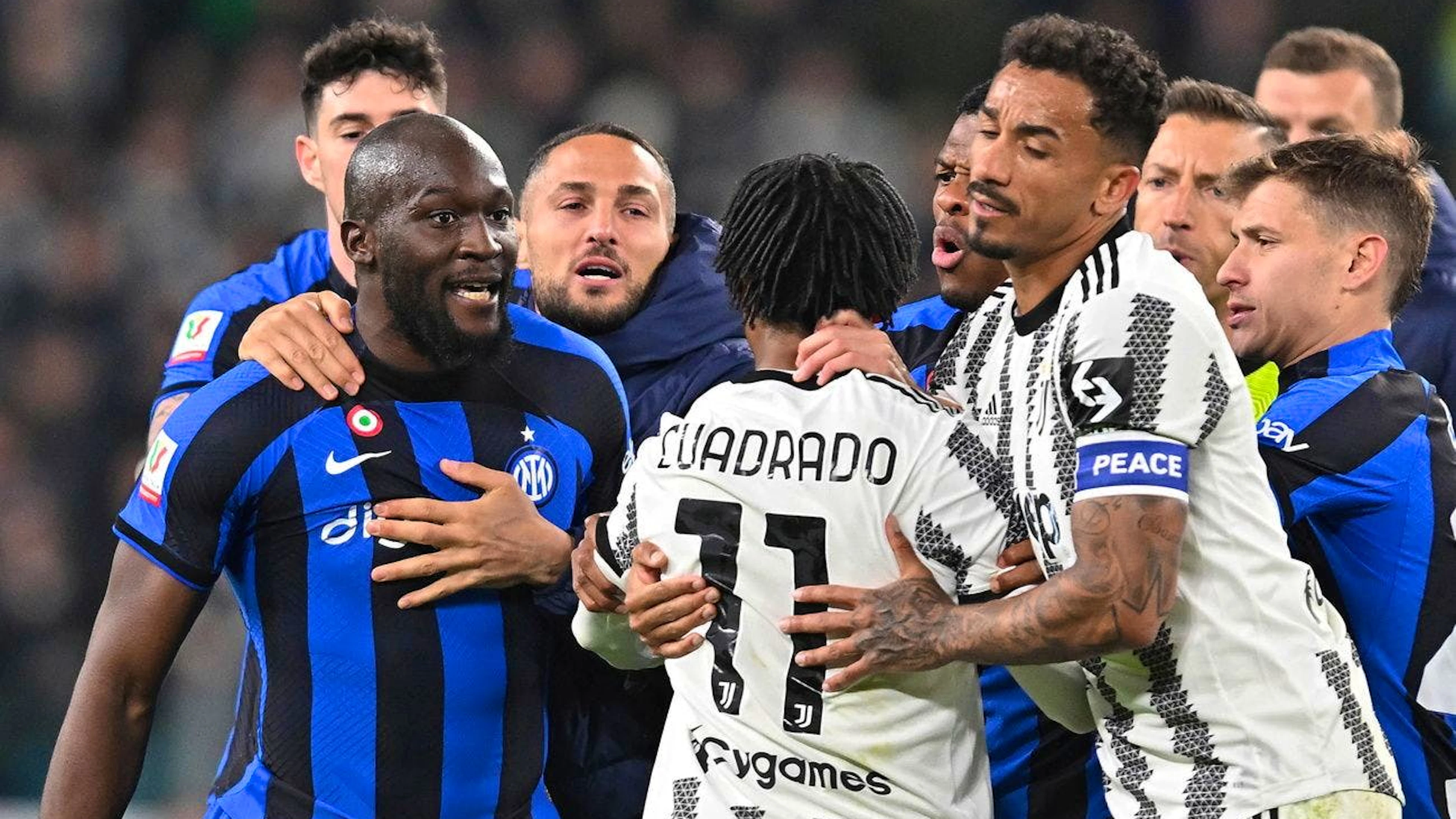 Tre cartellini rossi al 95esimo tra Juventus e Inter