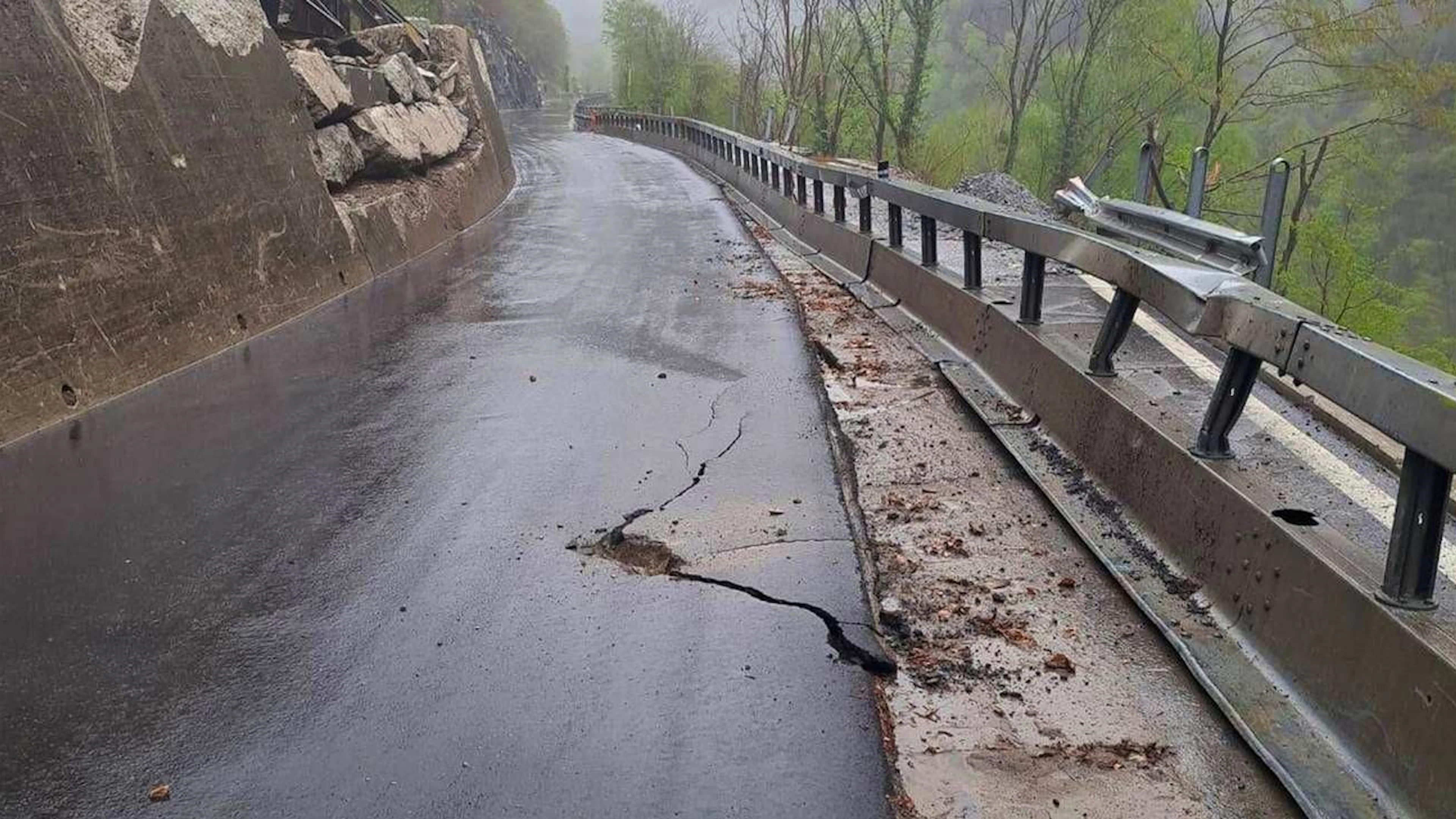 Riapre la strada della Val Calanca dopo la frana