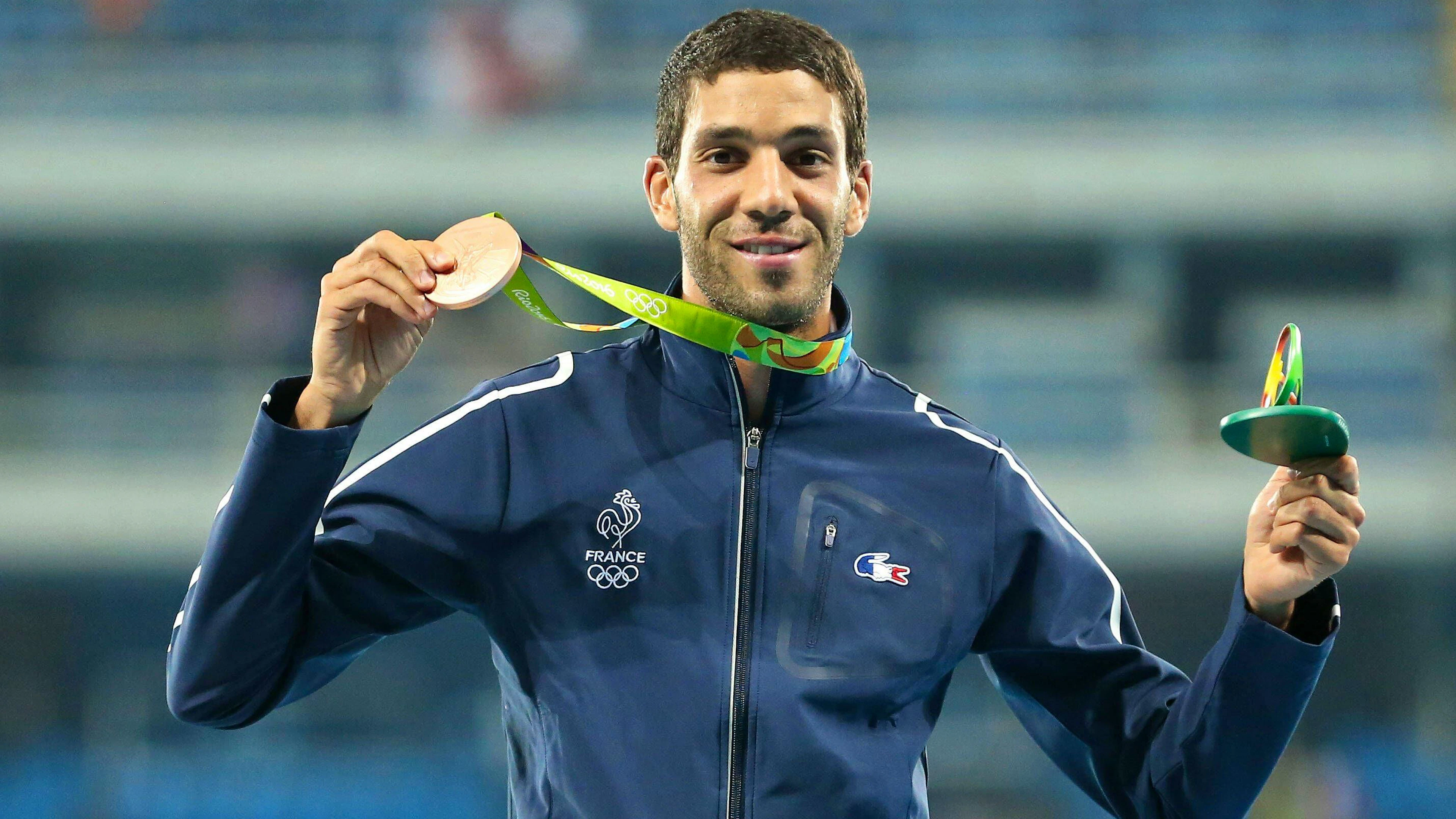 L'ex olimpionico francese Mekhissi derapa: «Adolf Hitler è un ...