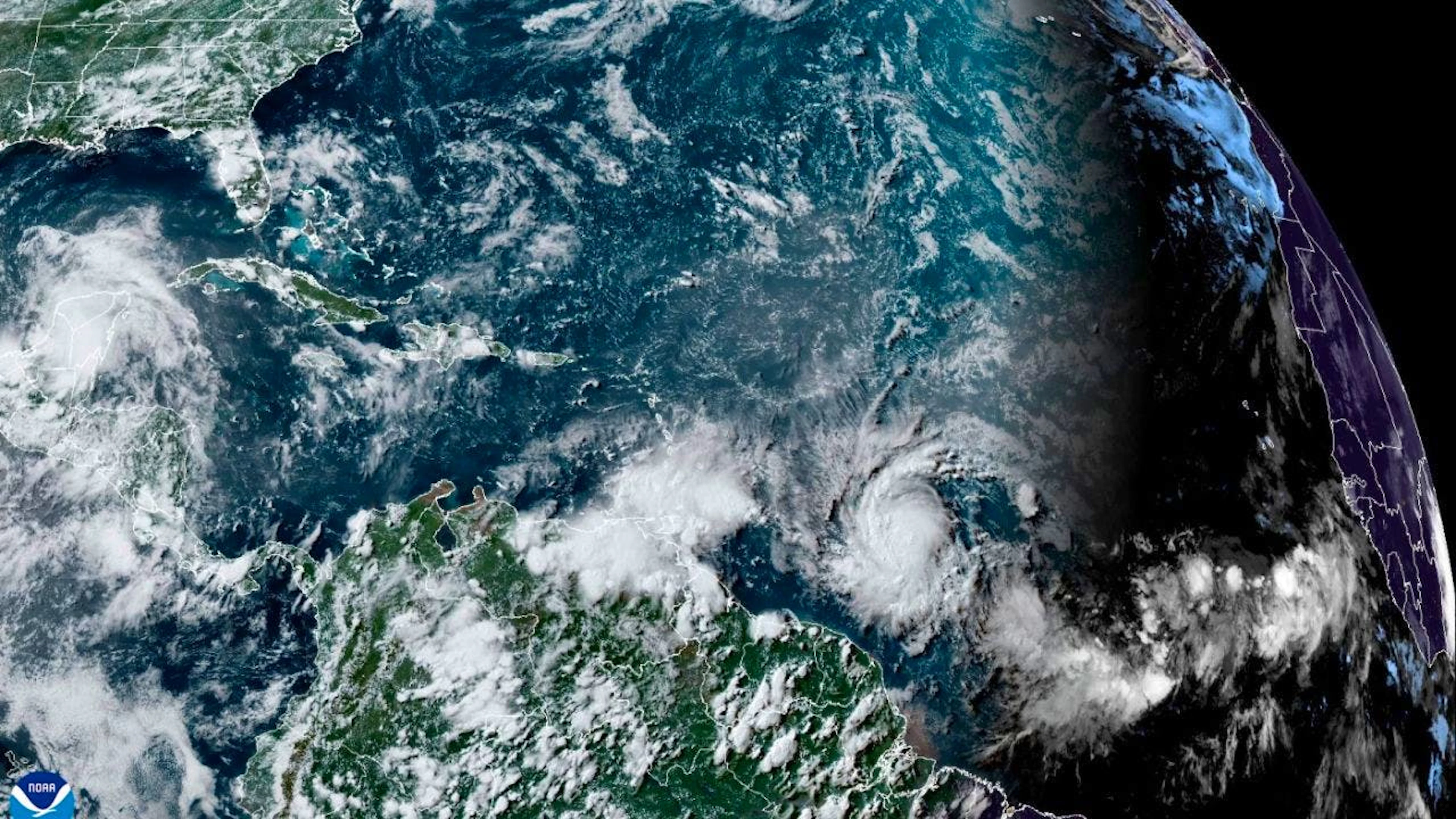 Erster Hurrikan der Saison im Atlantik: Warnung für Barbados