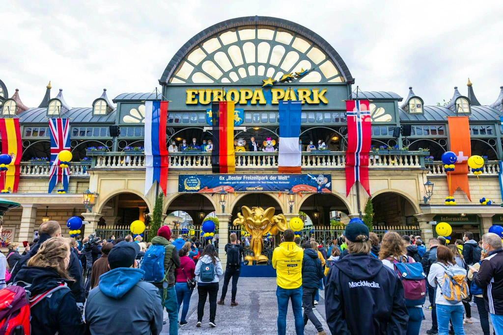 Man falls from scaffolding at Europa-Park - seriously injured