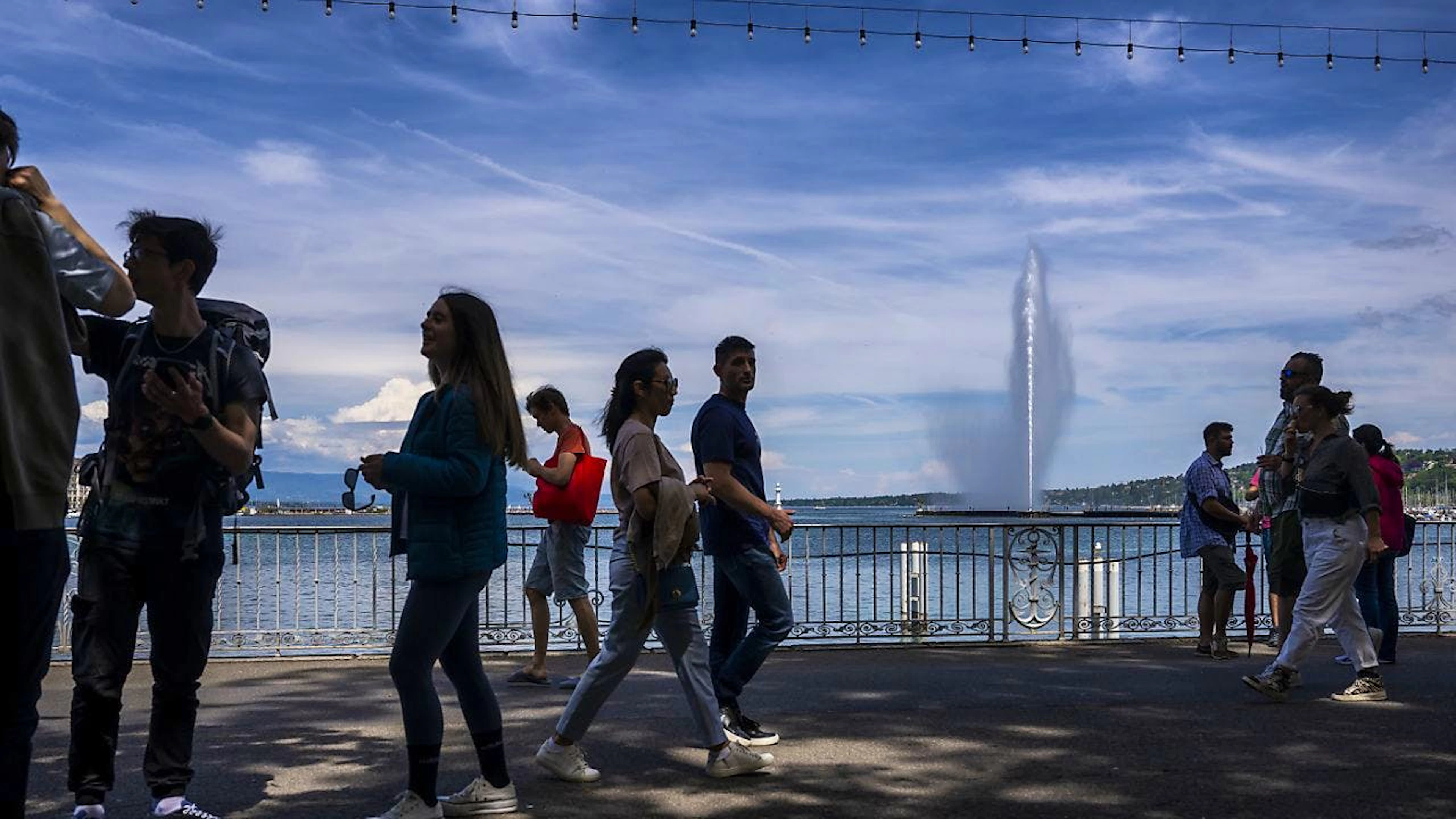 Fiducia consumatori svizzeri migliora, ma resta bassa