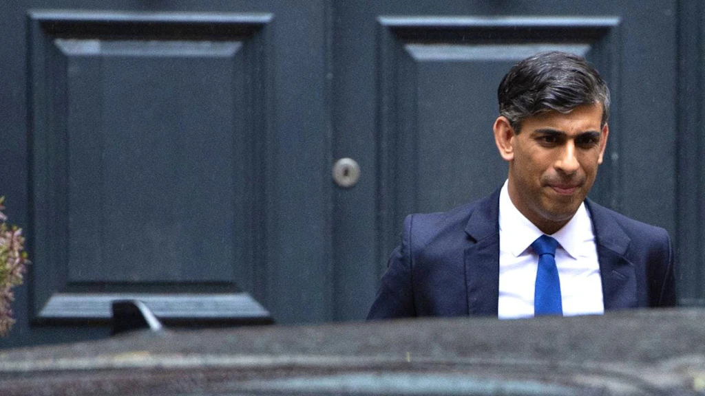 Sunak annuncia: «Mi dimetterò da leader Tory, ma non subito»