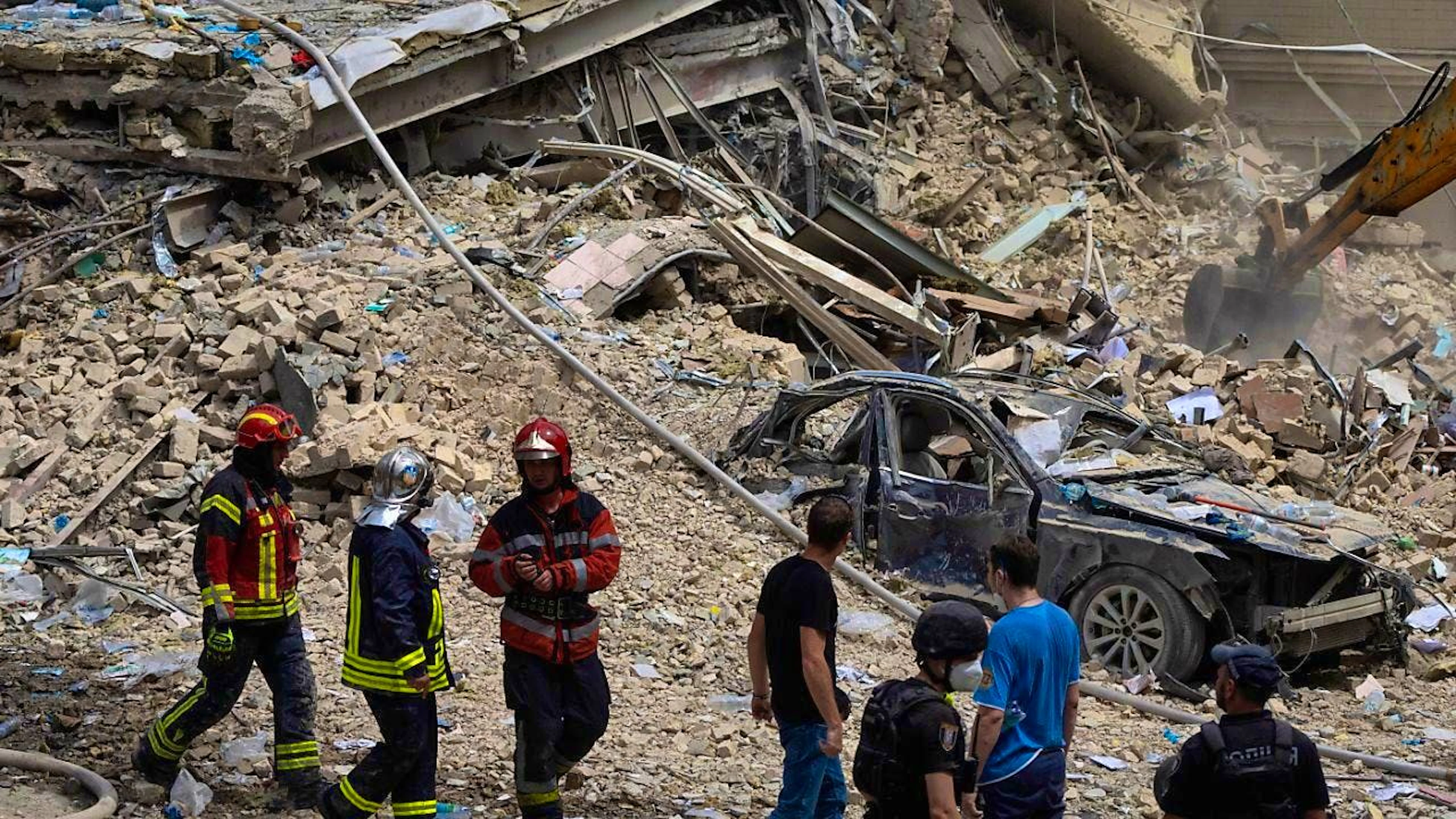 Russian missile attack hits children's hospital in Kiev