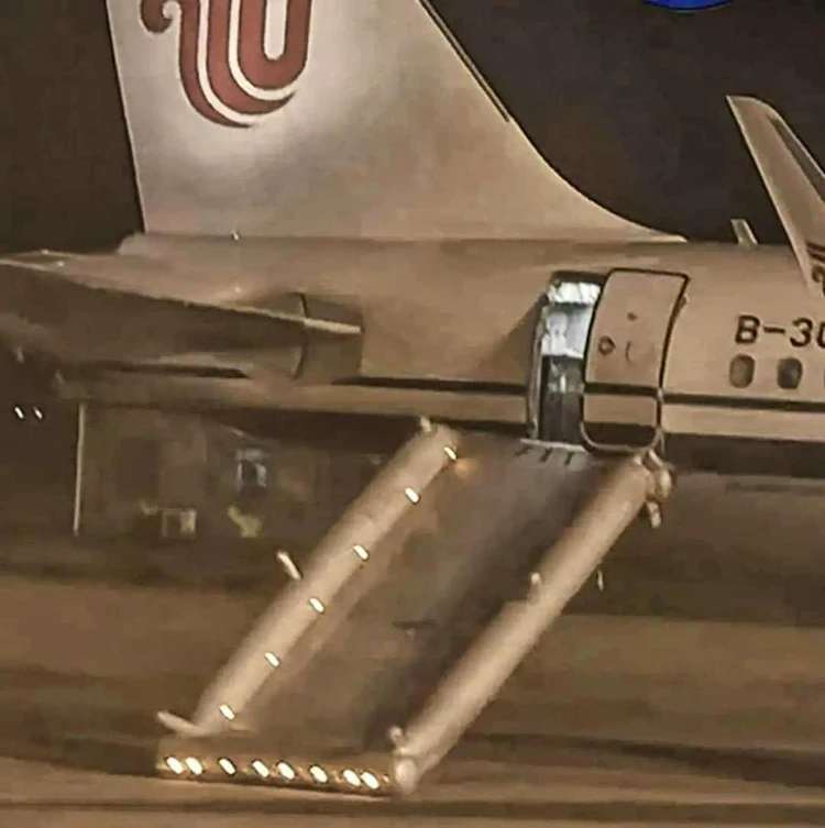 Woman activates emergency slide on airplane because she has to go to ...