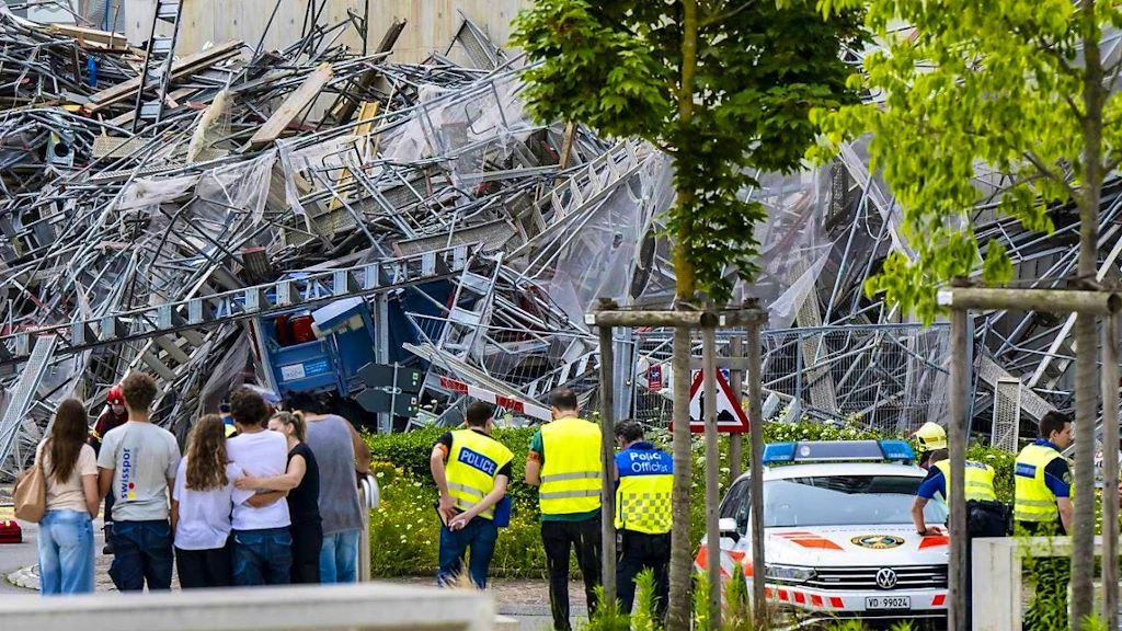 Collapse of scaffolding in Lausanne claims three lives