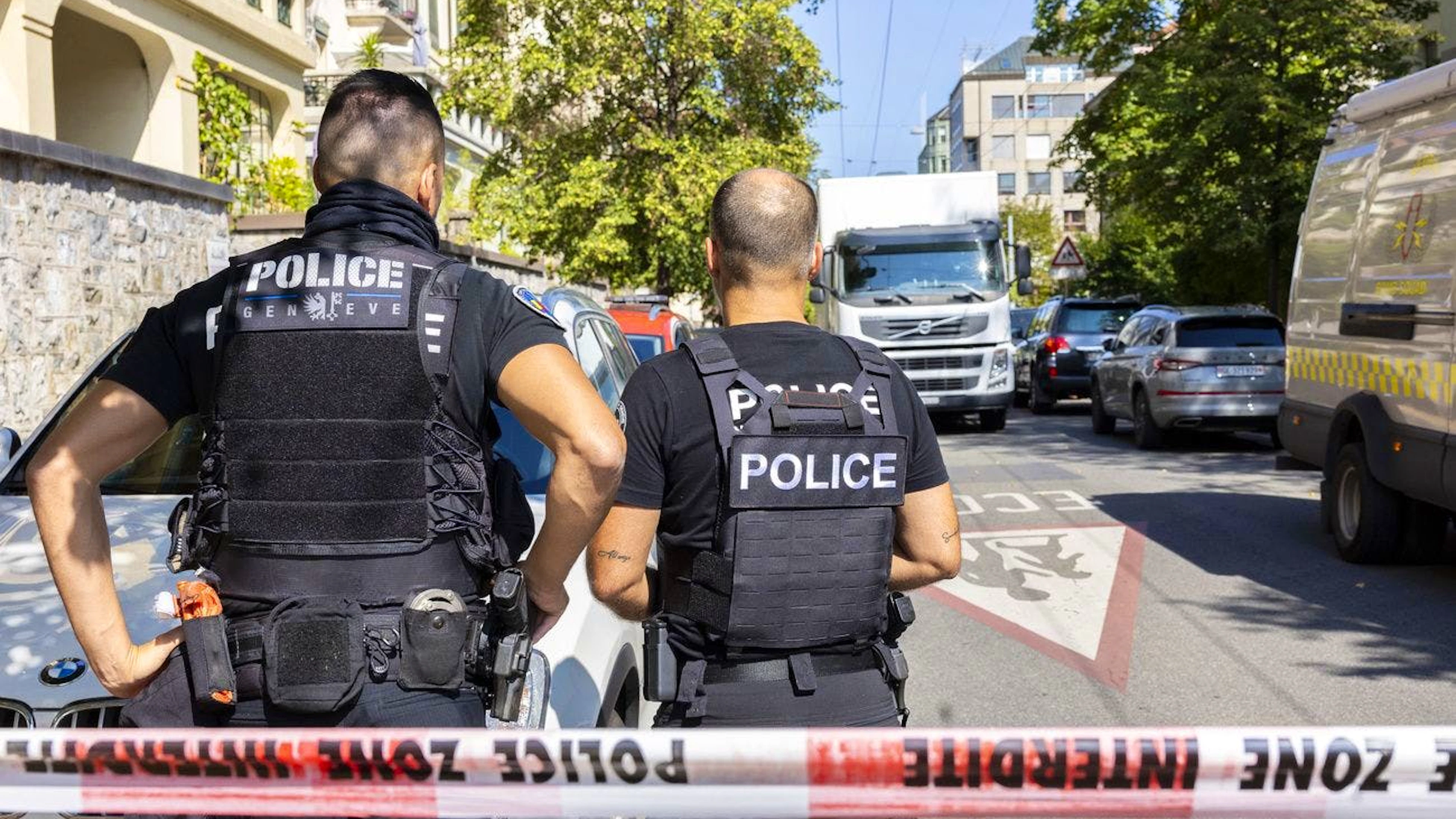 Trova un sacco della spazzatura abbandonato a Ginevra, che poi esplode