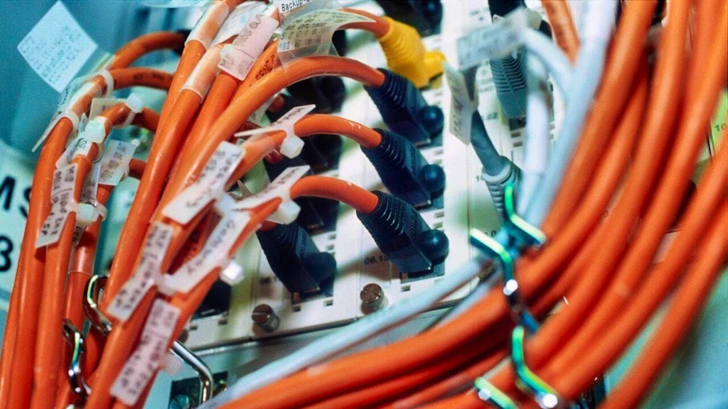 Government should not relinquish responsibility for IT project