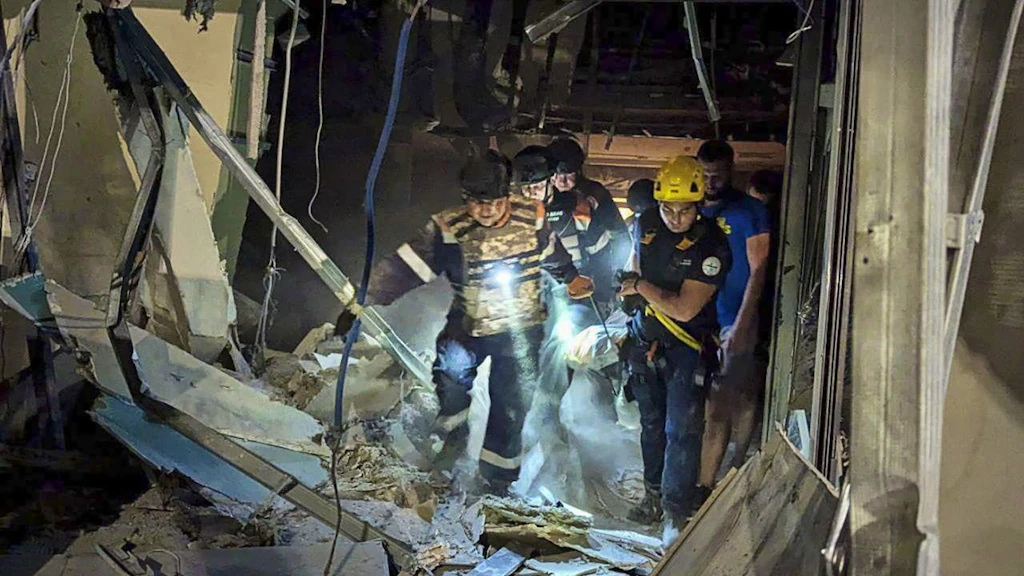 Nuovo attacco aereo russo con droni e missili contro Ucraina