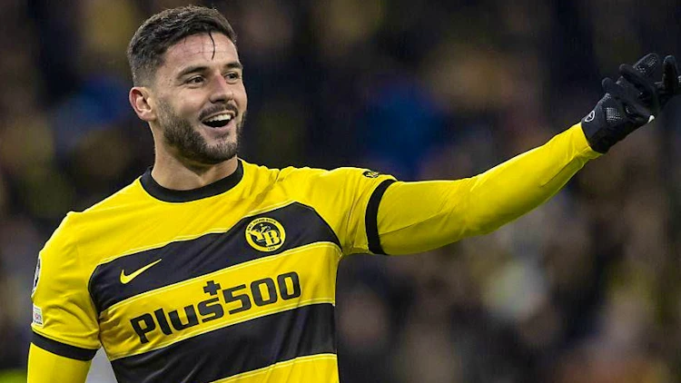 Loris Benito extends his contract with YB