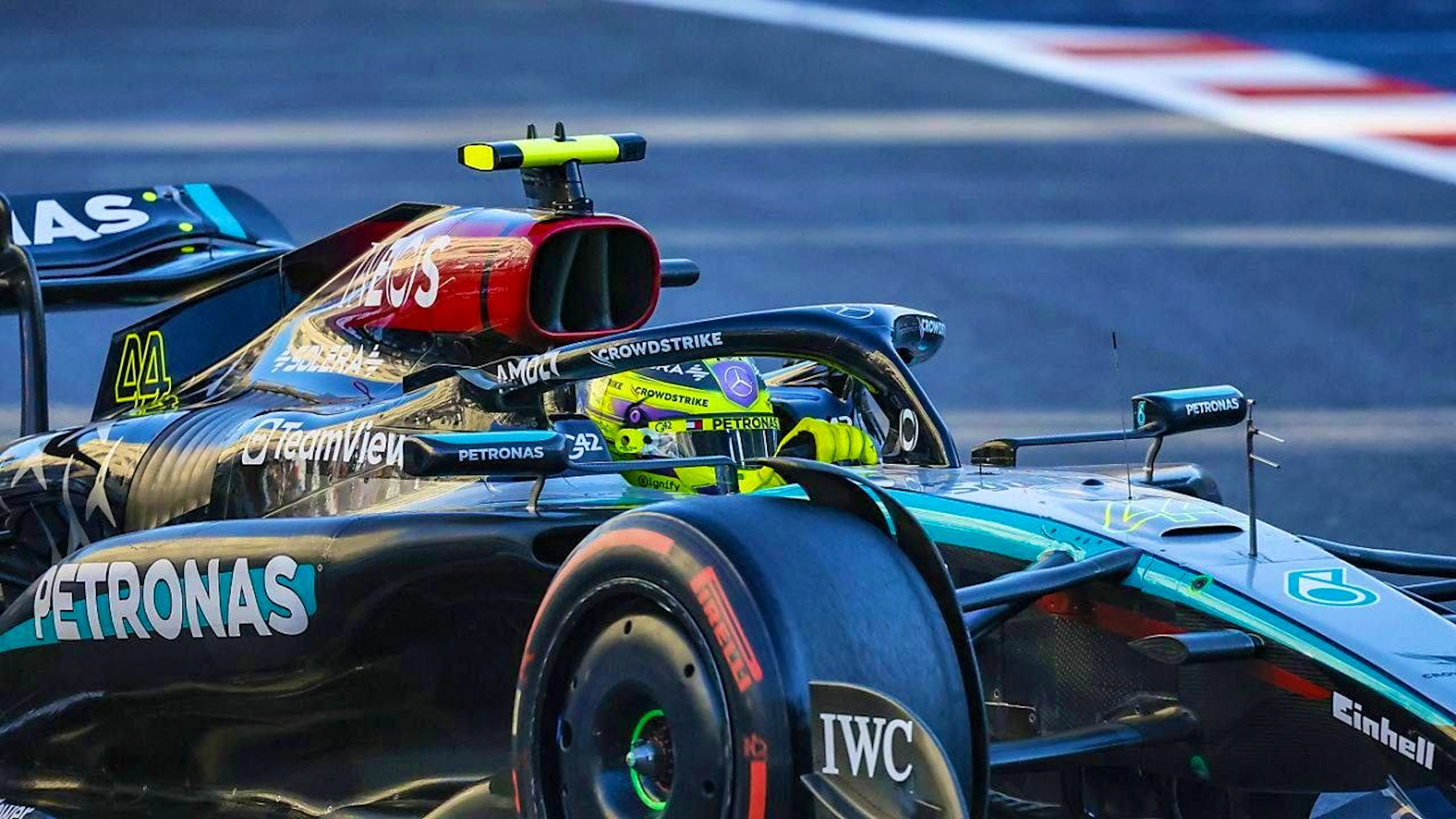 Hamilton has to start from the pit lane