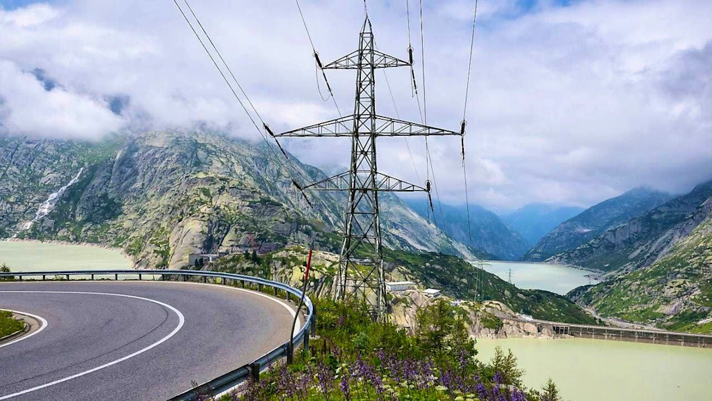 Criticism of priority given to overhead power lines in the revision of ...