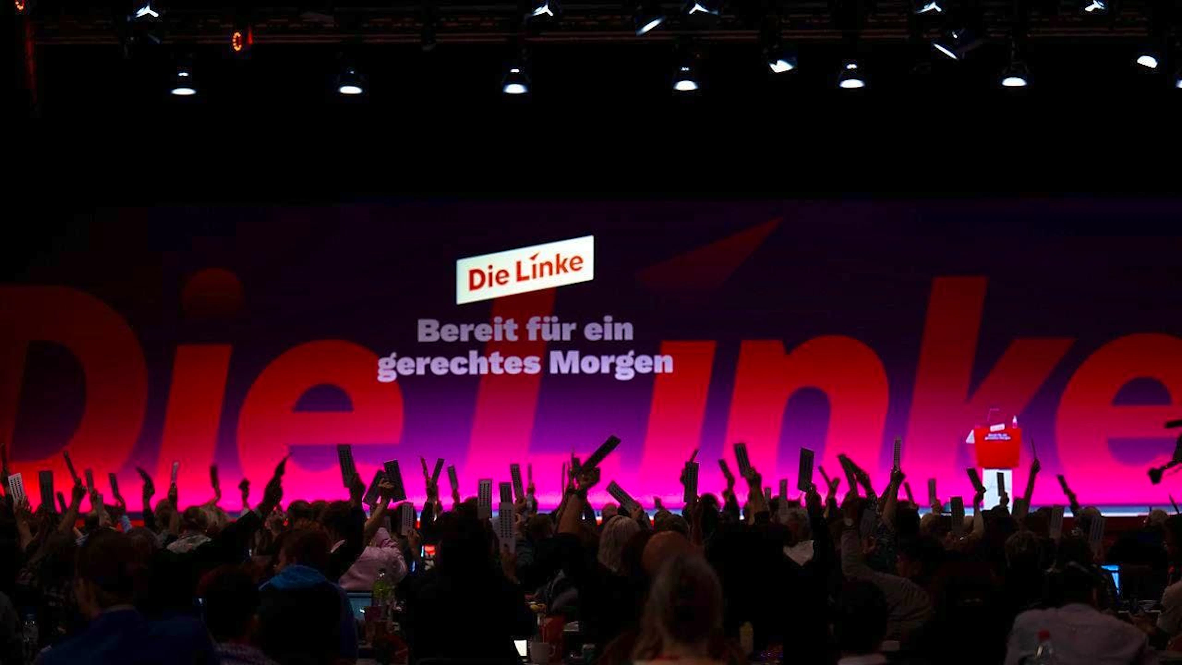 German Left promises "clear voice against shift to the right"