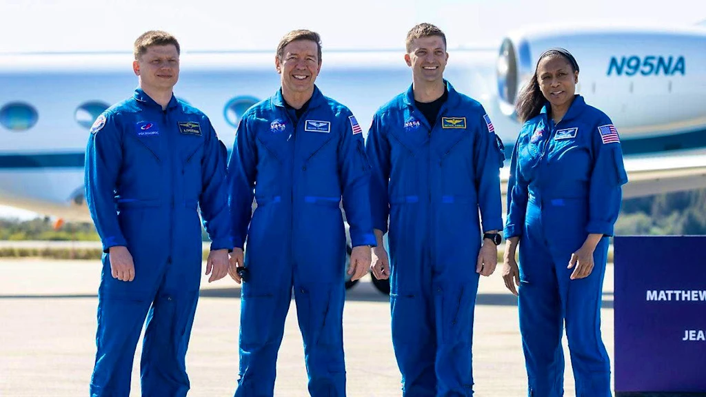Space travelers undock from ISS after weather shifts
