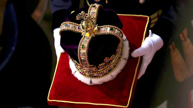 "When we bathed, she practiced with the crown"
