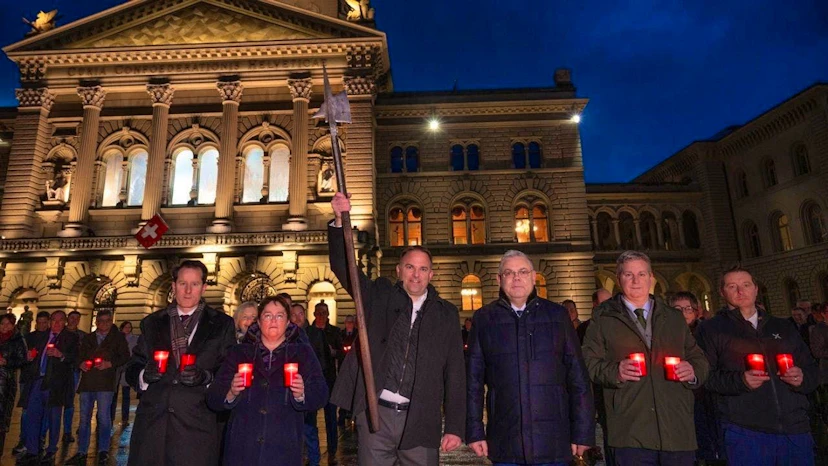 SVP protests in Bern against "EU submission treaty"