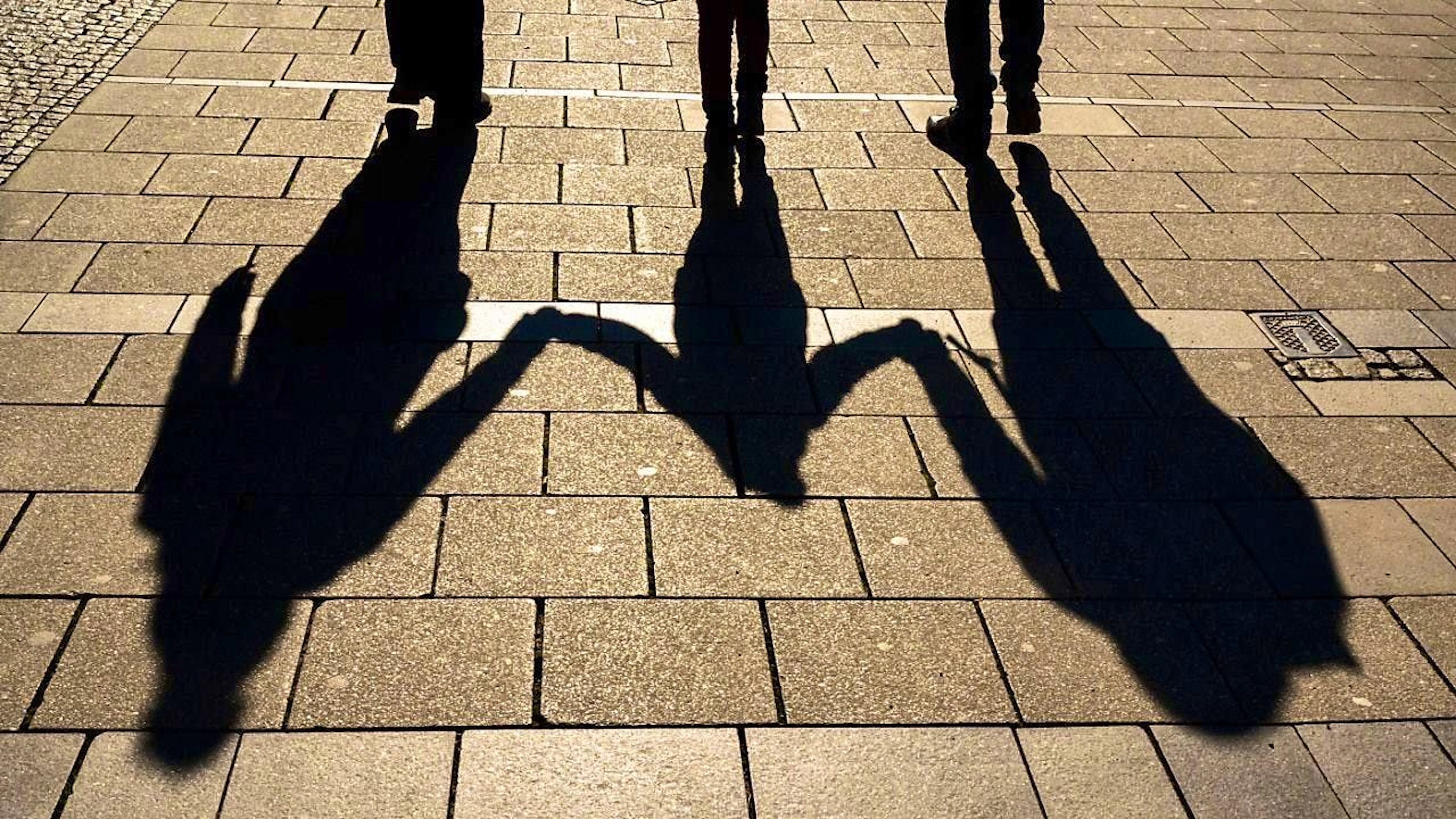 Parents tend to favor girls, according to study