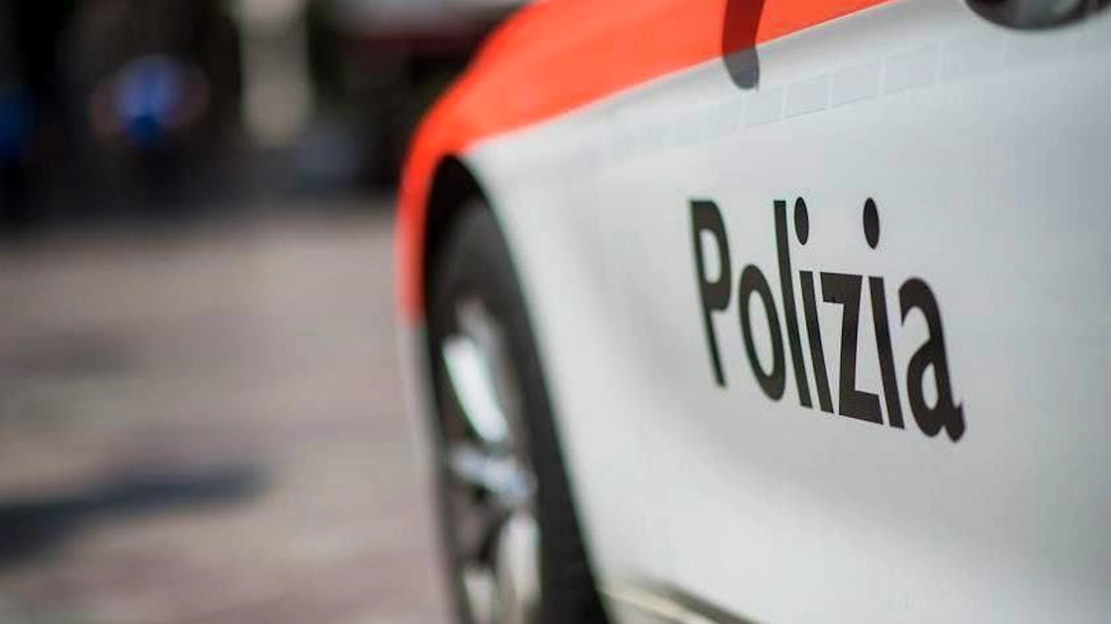 Accusata di rapina, una 19enne del Luganese finisce in manette
