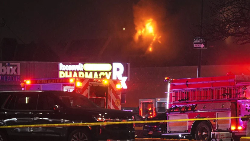 Jet-ambulanza si schianta in un quartiere residenziale di Philadelphia ...