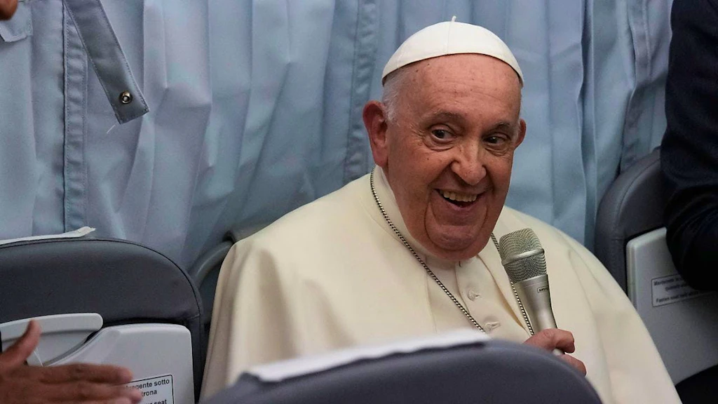 Il Papa è in lieve miglioramento, non ha più crisi asmatiche