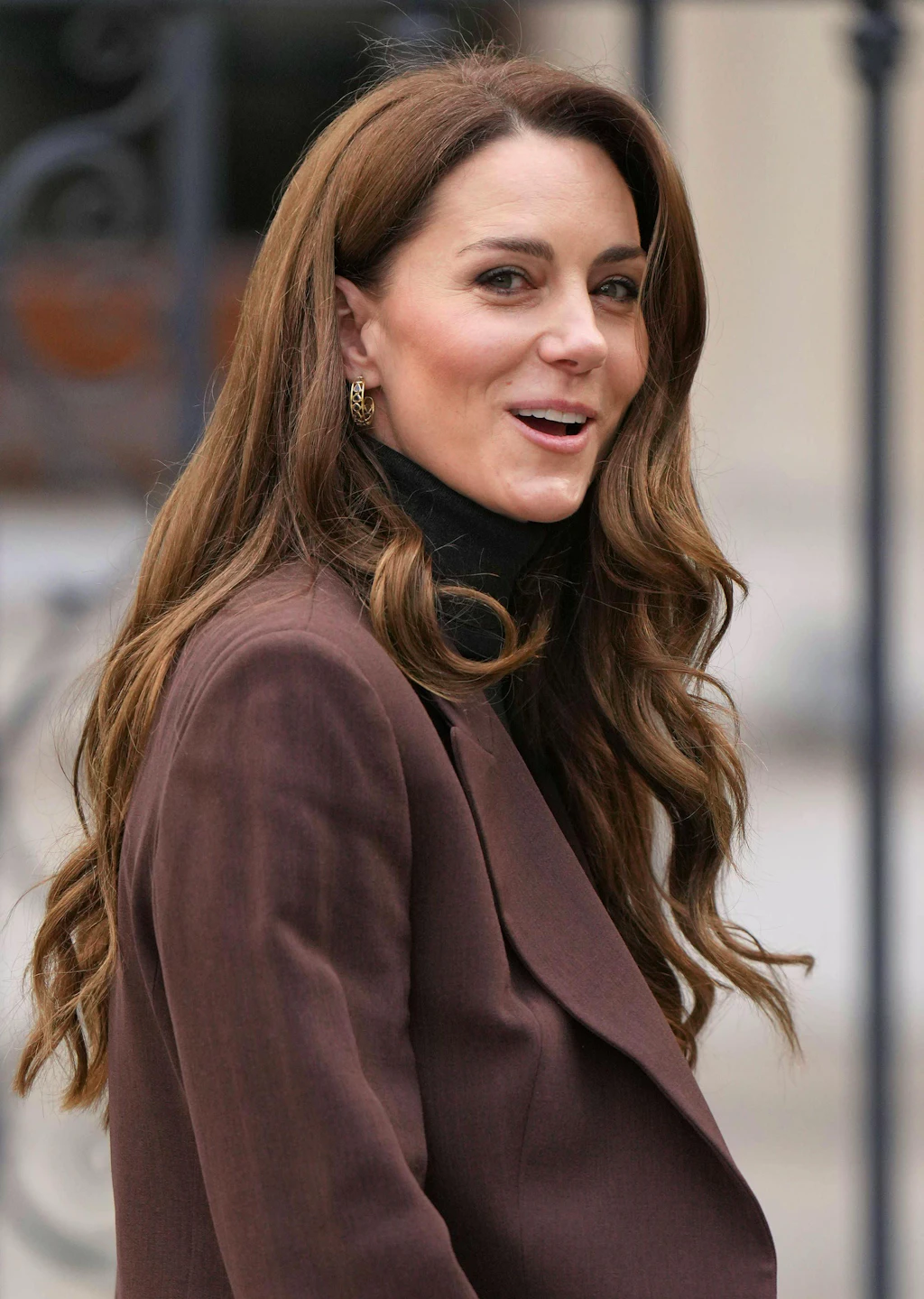 Kate riprende i suoi doveri reali. Ma è polemica sulla sua vacanza a ...