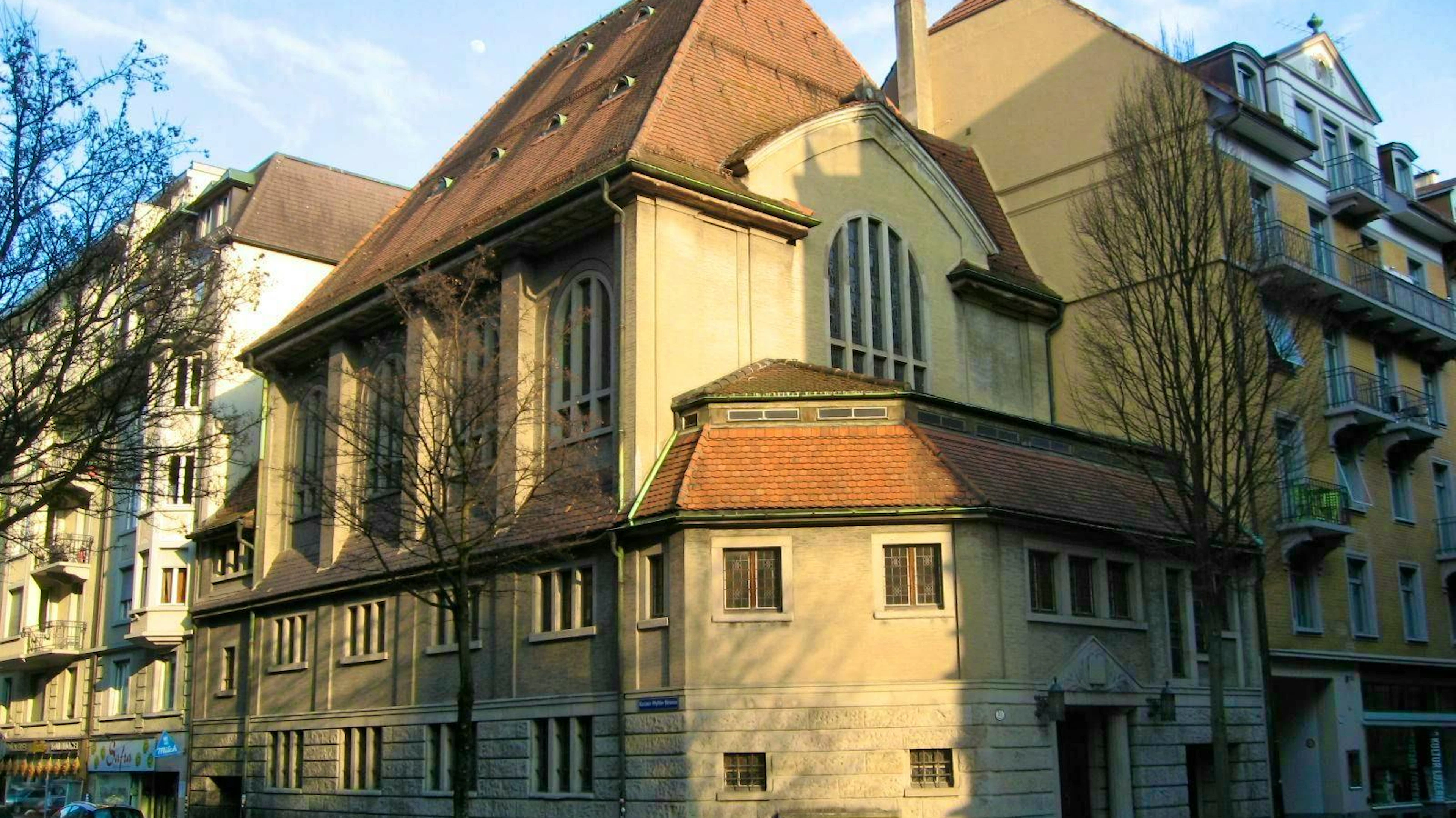Lucerne police arrest man after anti-Semitic attacks