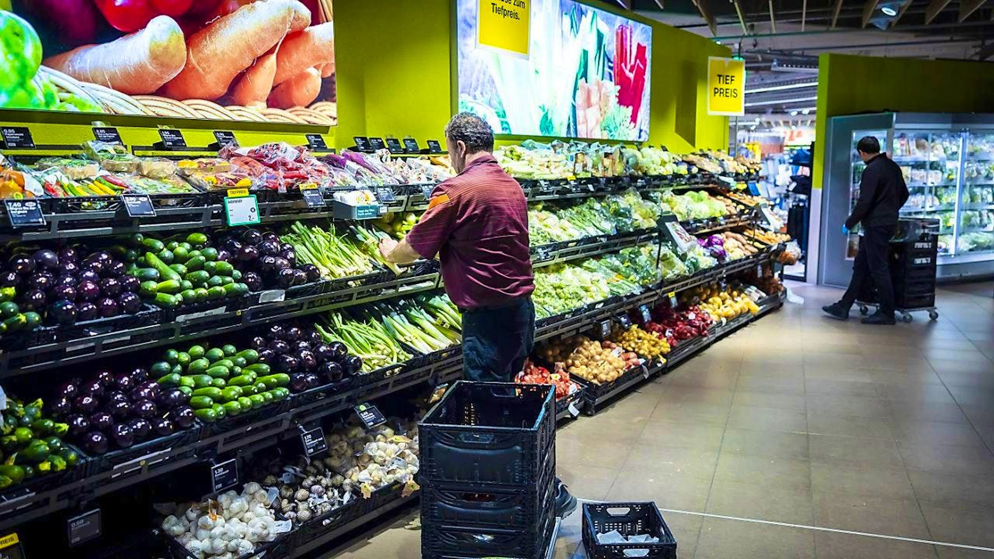 Retail sales unchanged in nominal terms in January