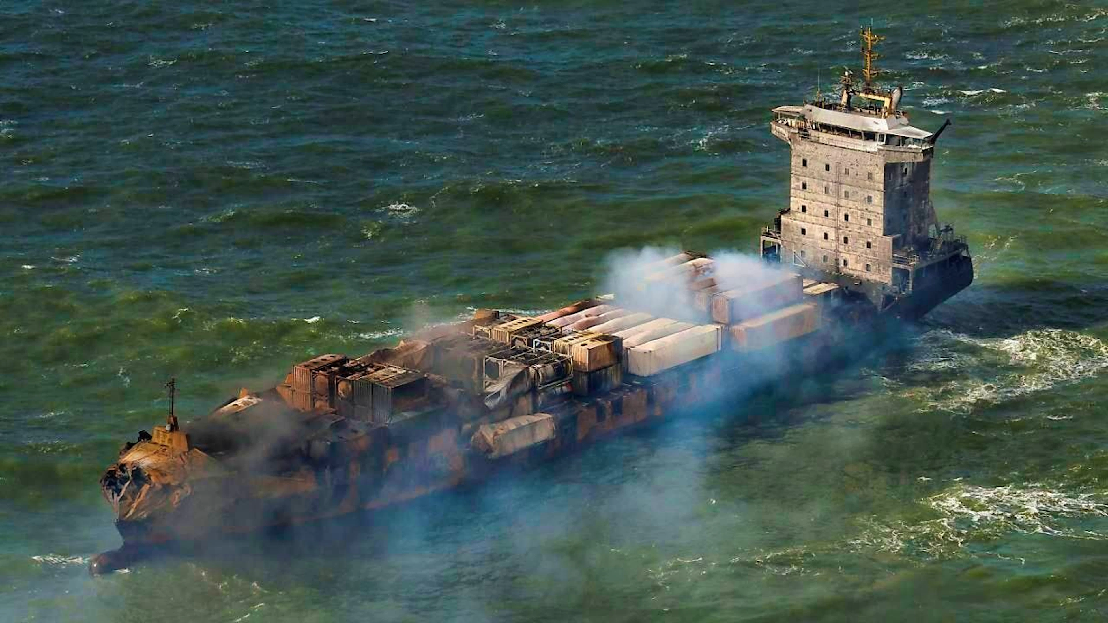 Captain arrested after shipwreck in the North Sea