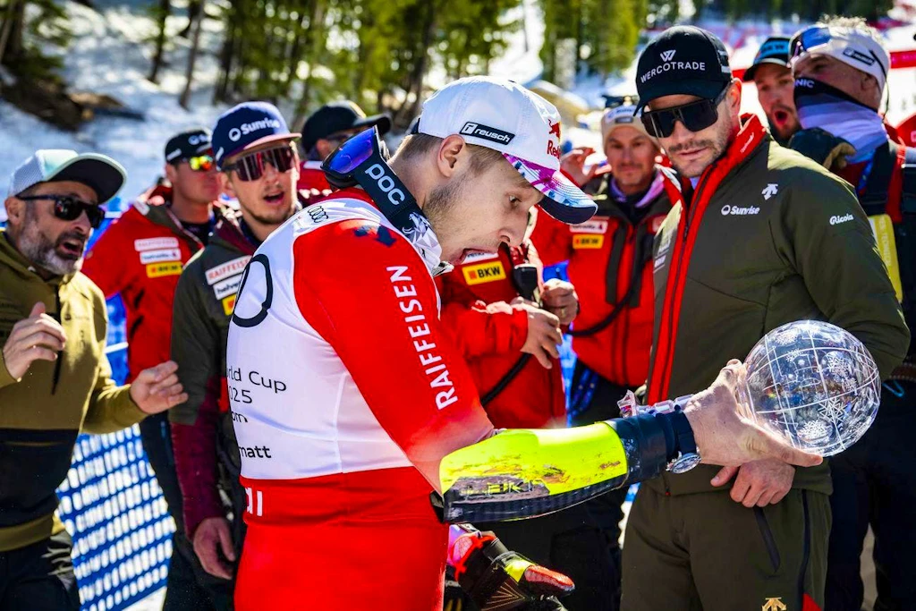 Marco Odermatt breaks giant slalom globe