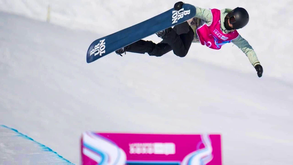 Women's halfpipe final with Isabelle Lötscher