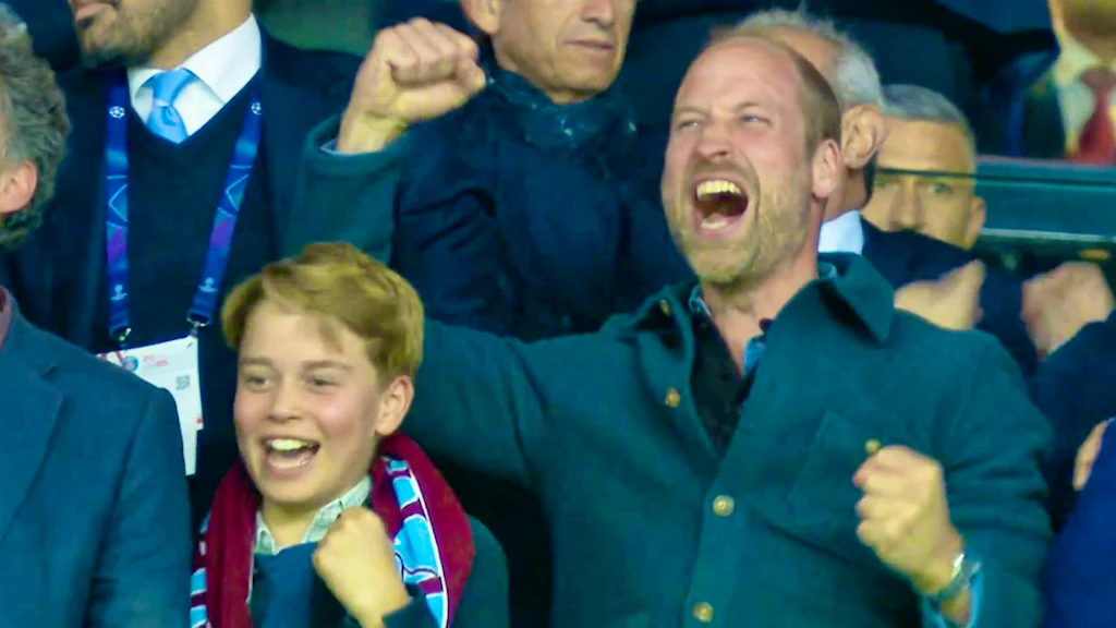 Il principe William e il figlio George tifano e soffrono con l'Aston Villa