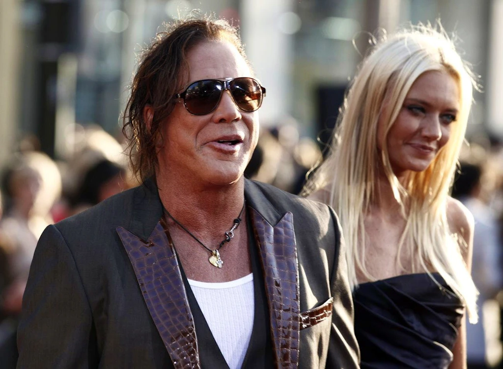 L'attore americano Mickey Rourke cacciato dal Grande Fratello Vip