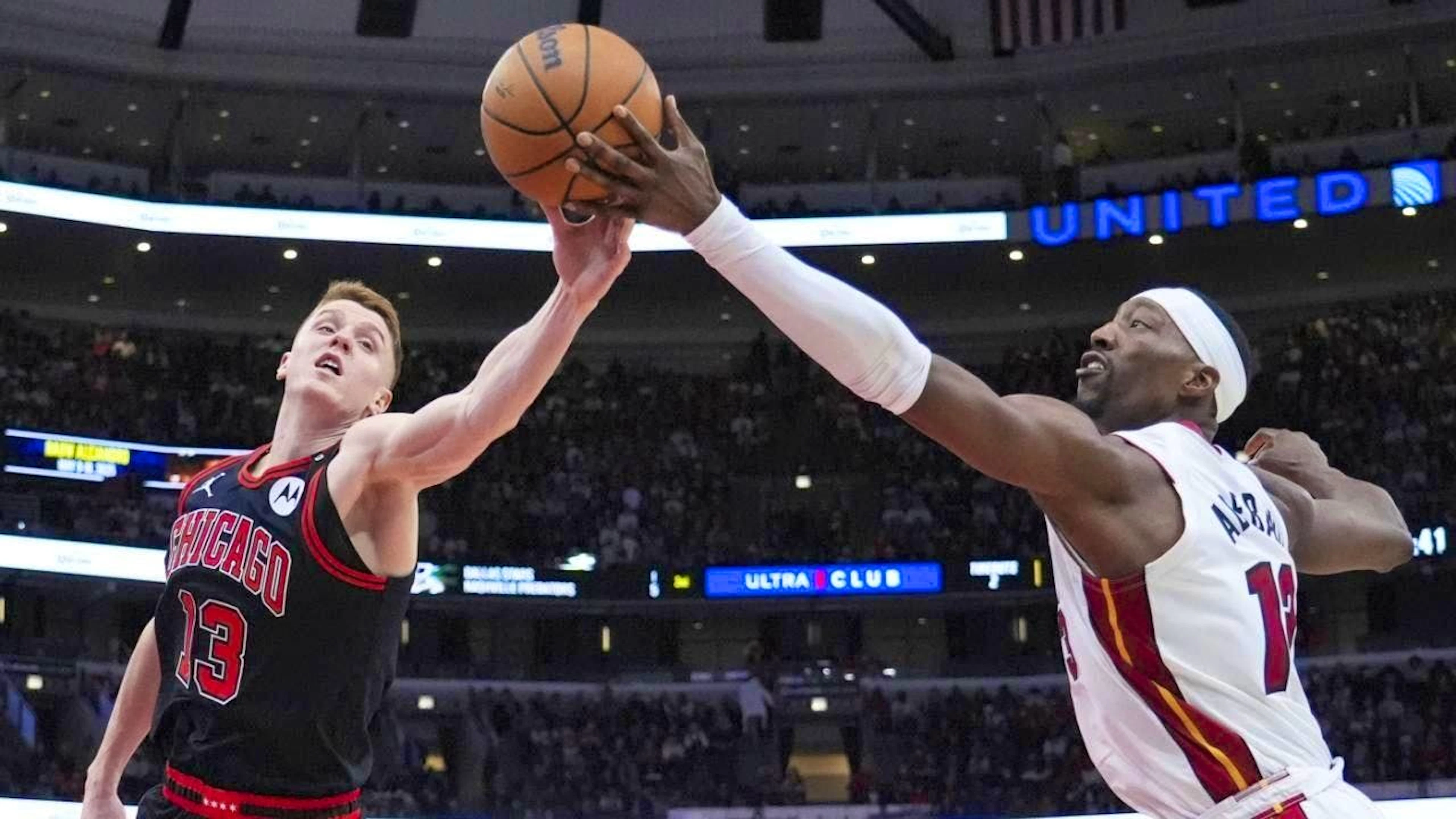 Hawks against the Heat in the "game of last chance"