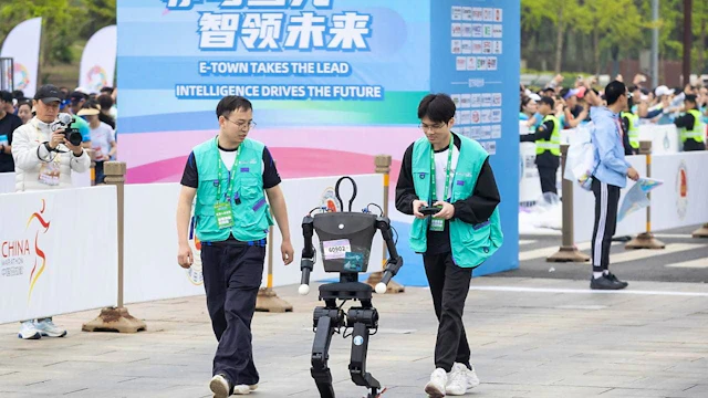 Ecco la prima mezza maratona al mondo corsa da robot umanoidi