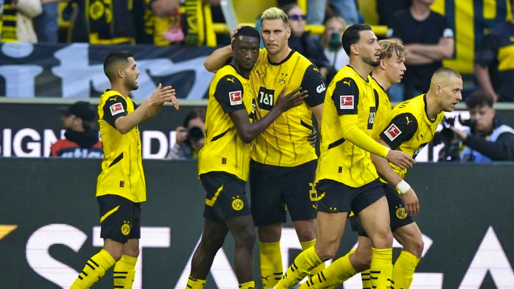 Dortmund continues on course for Europe