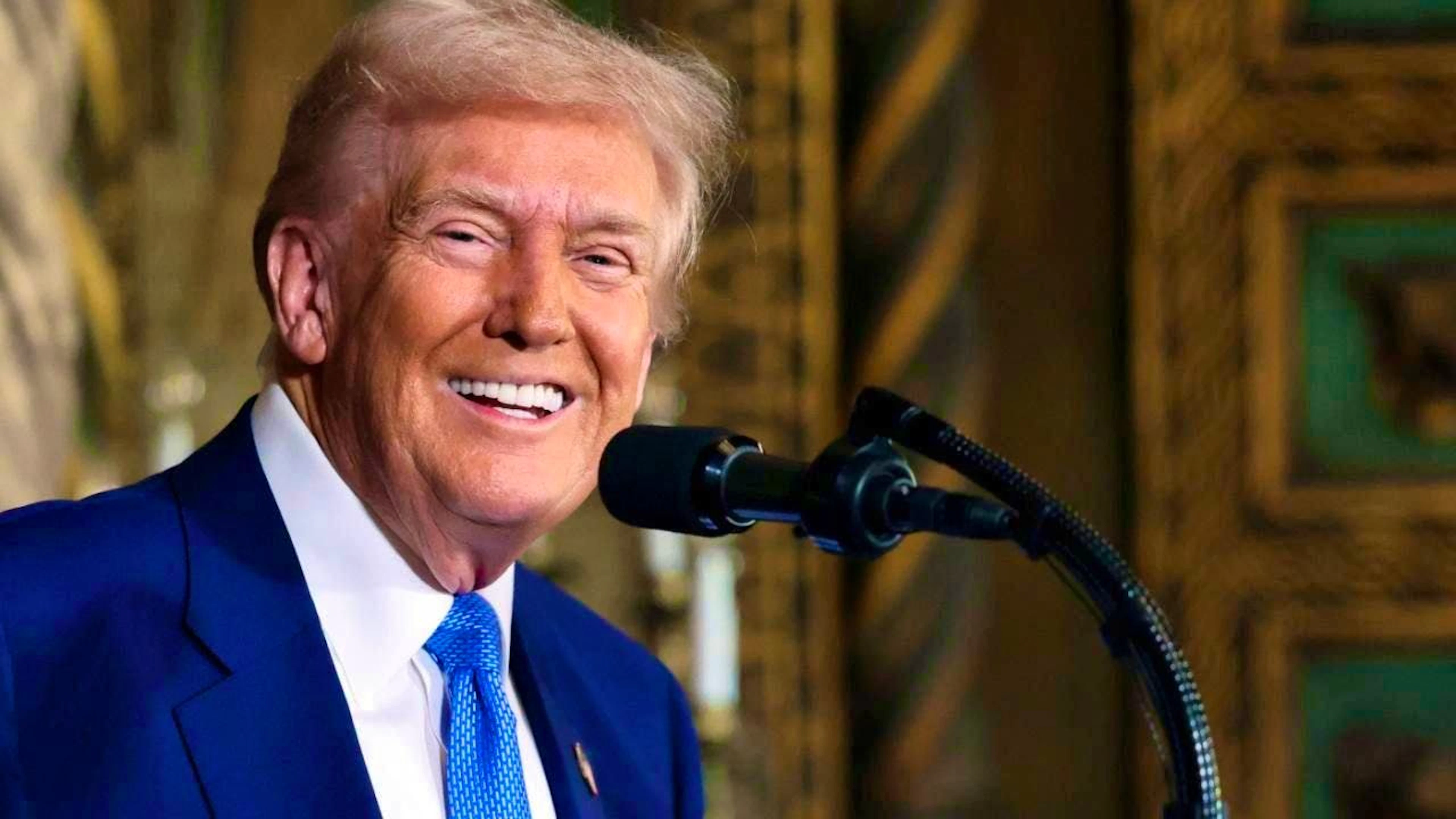 Trump wants to have ballroom built in the White House