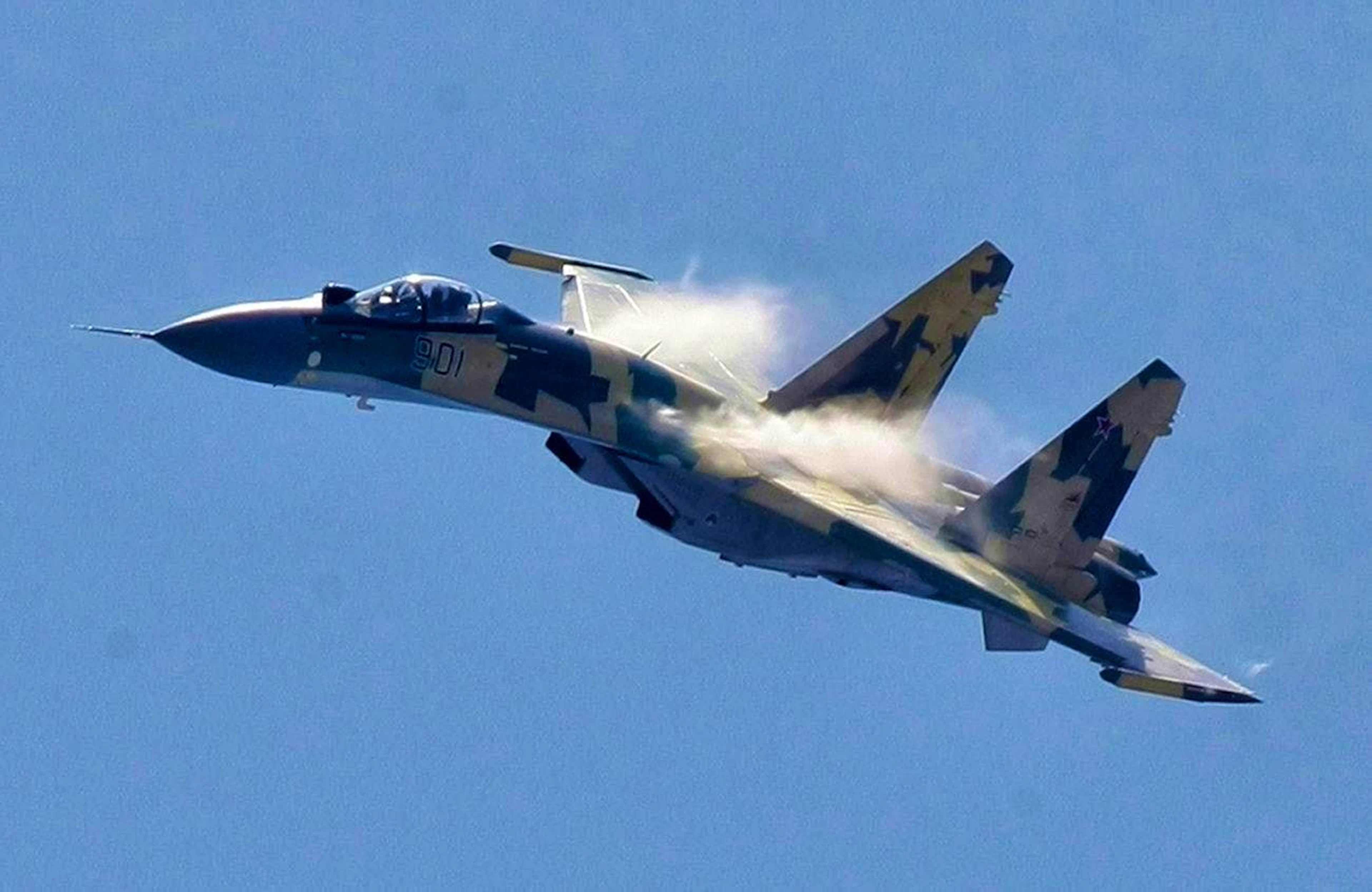 Russian fighter jet suddenly thunders over EU territory