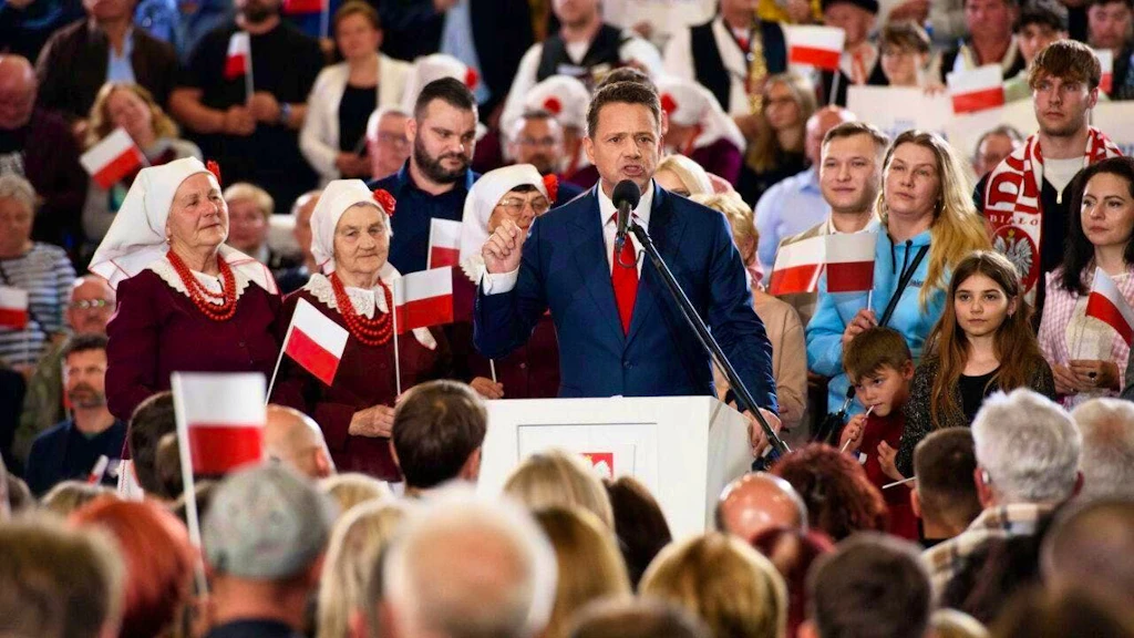 Wafer-thin lead for Trzaskowski in Polish election