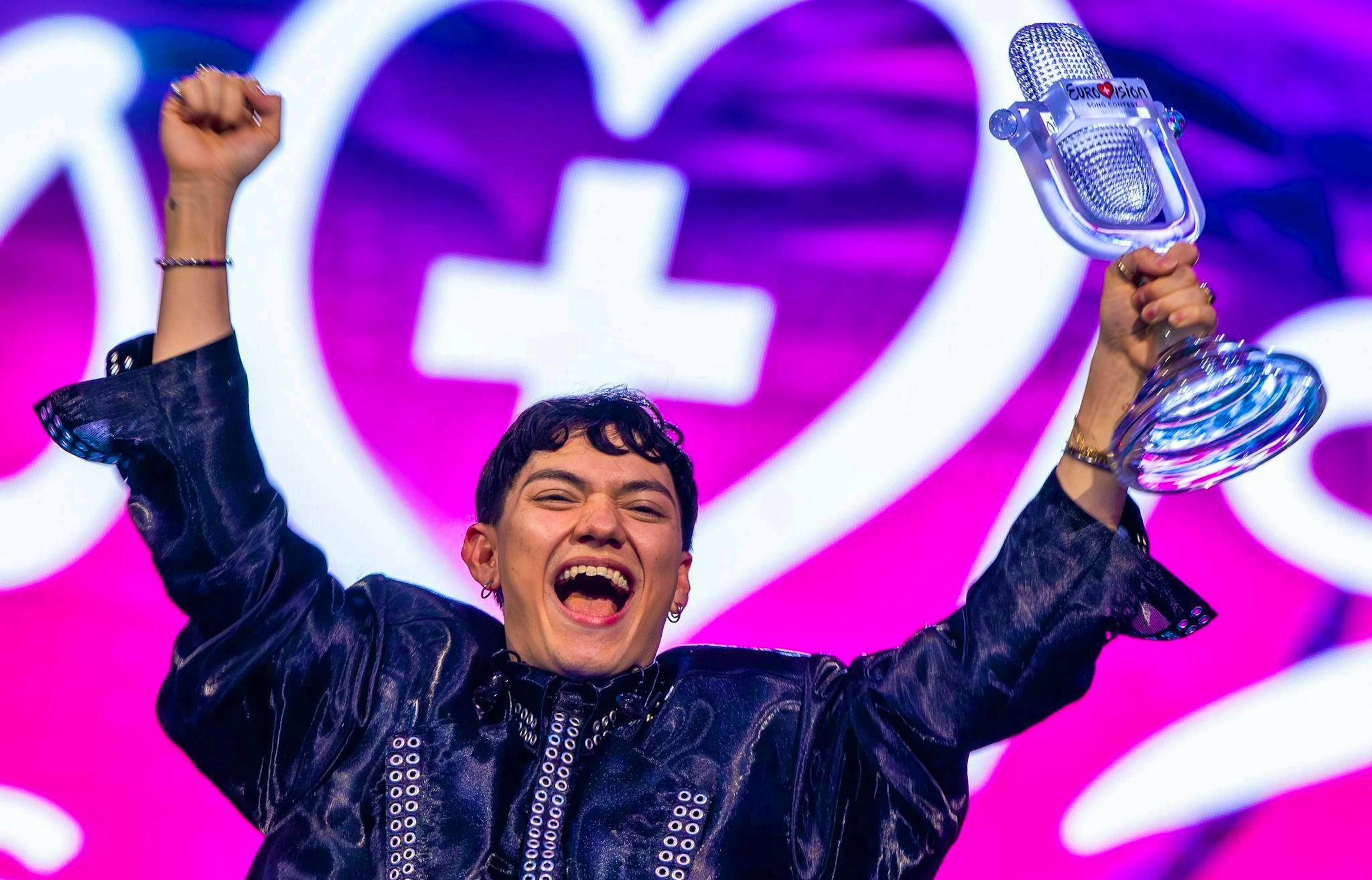 ESC star JJ destroys trophy - just like Nemo once did