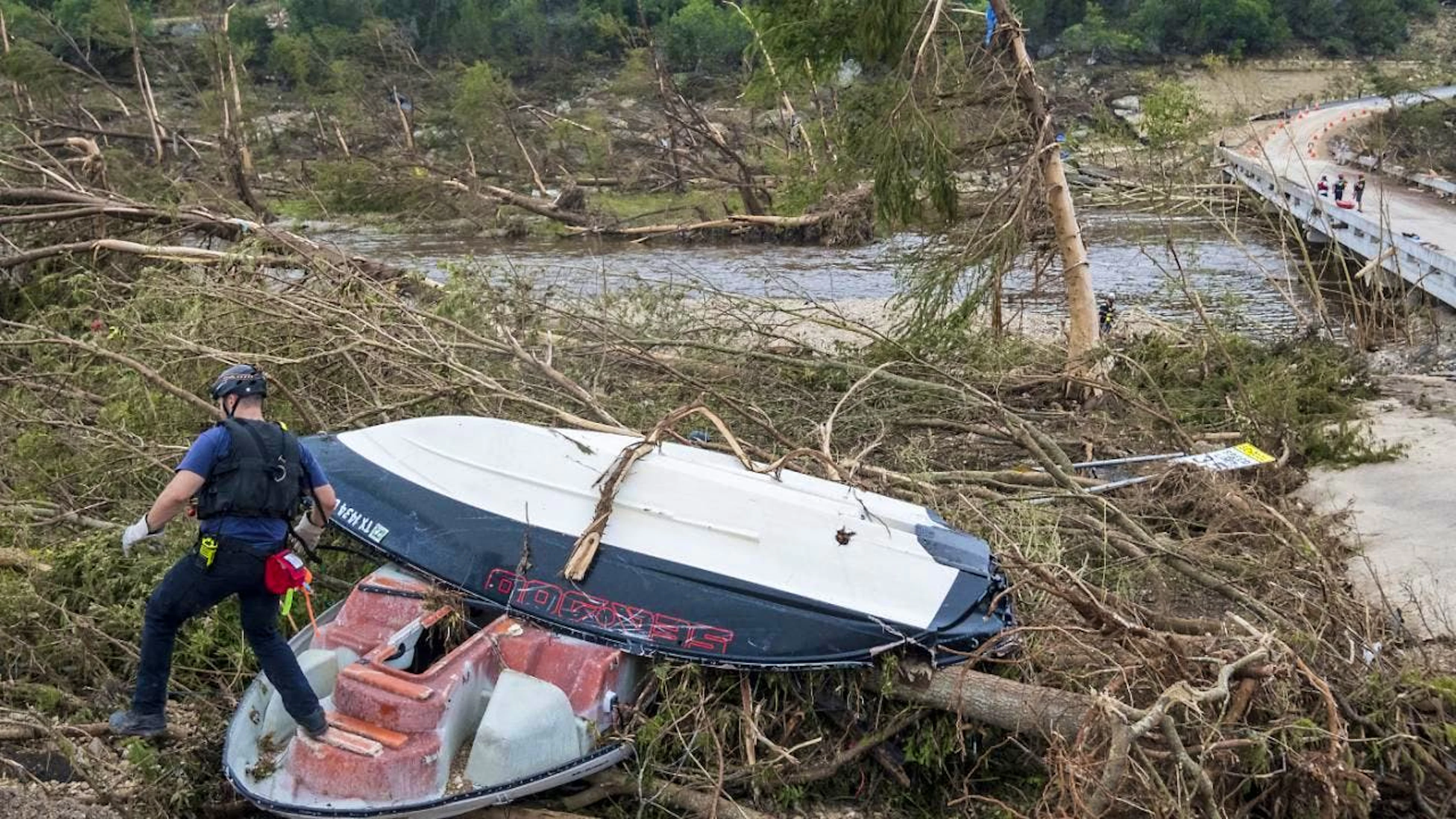 Il bilancio dei morti in Texas sale a 80