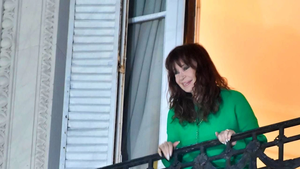 Argentina, confermate cavigliera e restrizioni per Kirchner