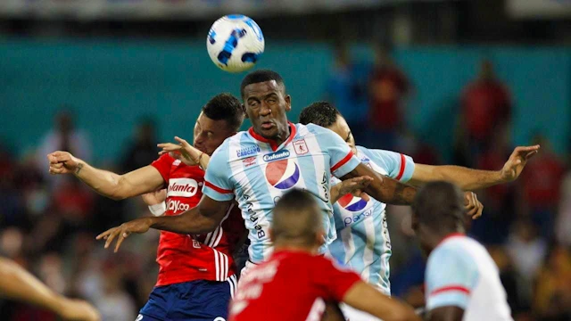 Colombian central defender for FCZ