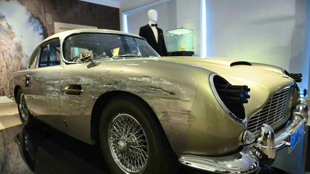 Steven Knight writes screenplay for new James Bond film