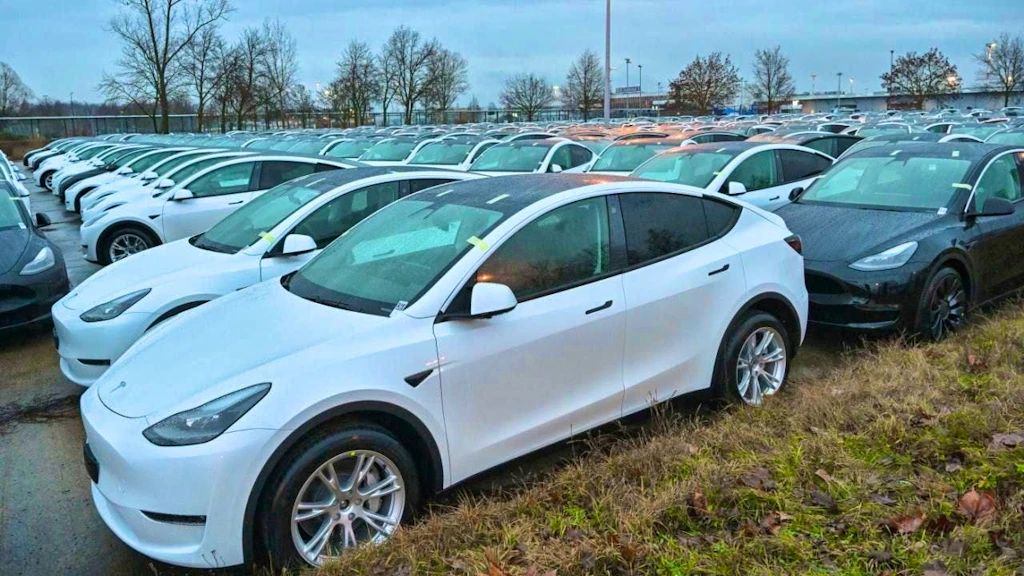 More new cars in July - combustion engines lose ground