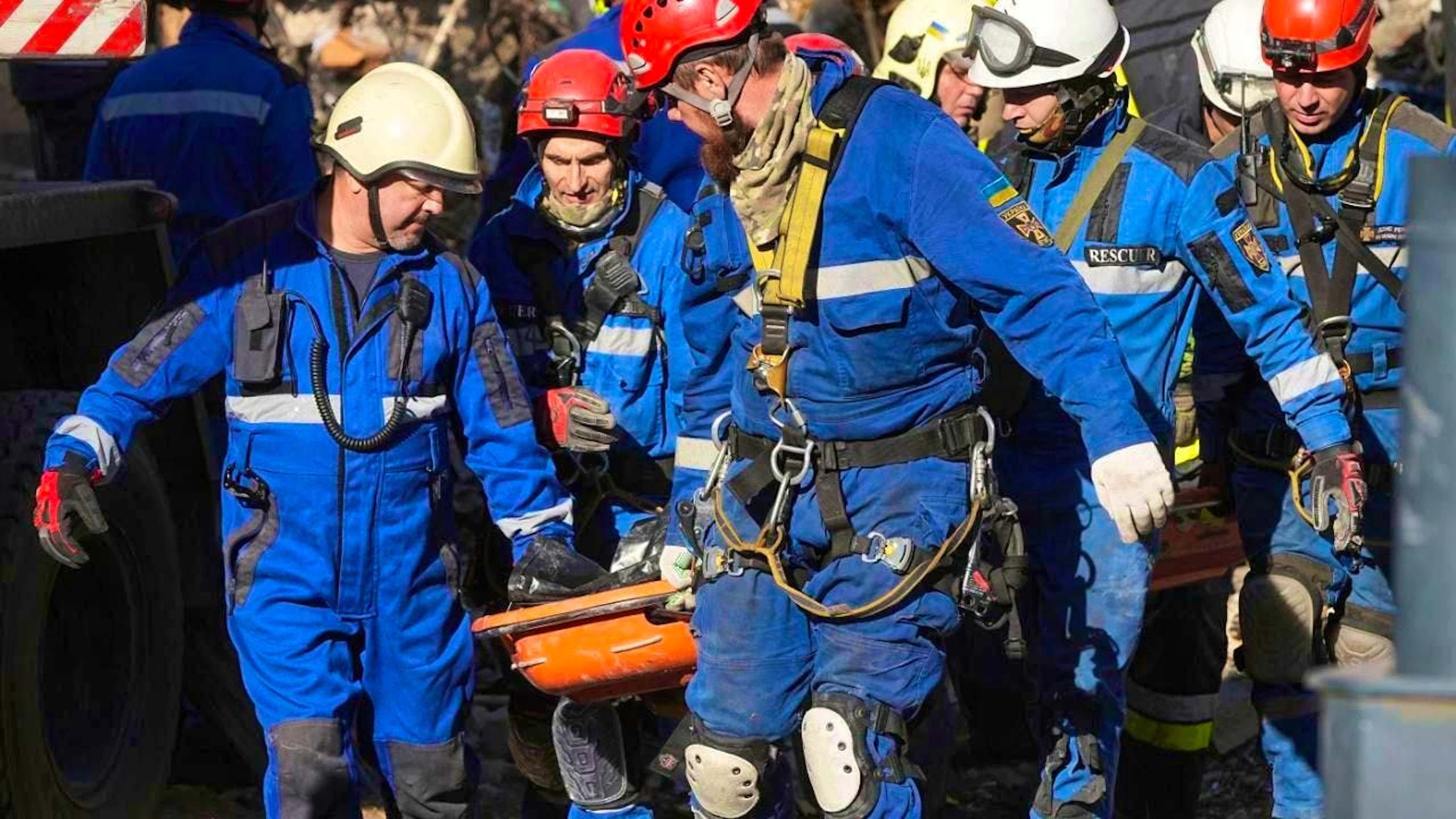 Many dead in airstrikes - Kiev calls for new sanctions