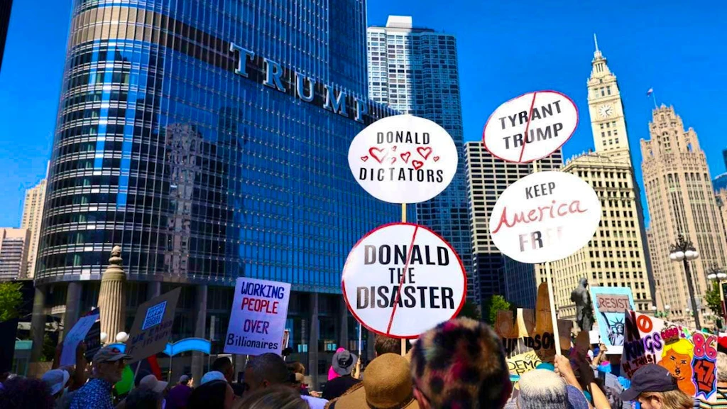 Military deployment like in war? Trump provokes Chicago