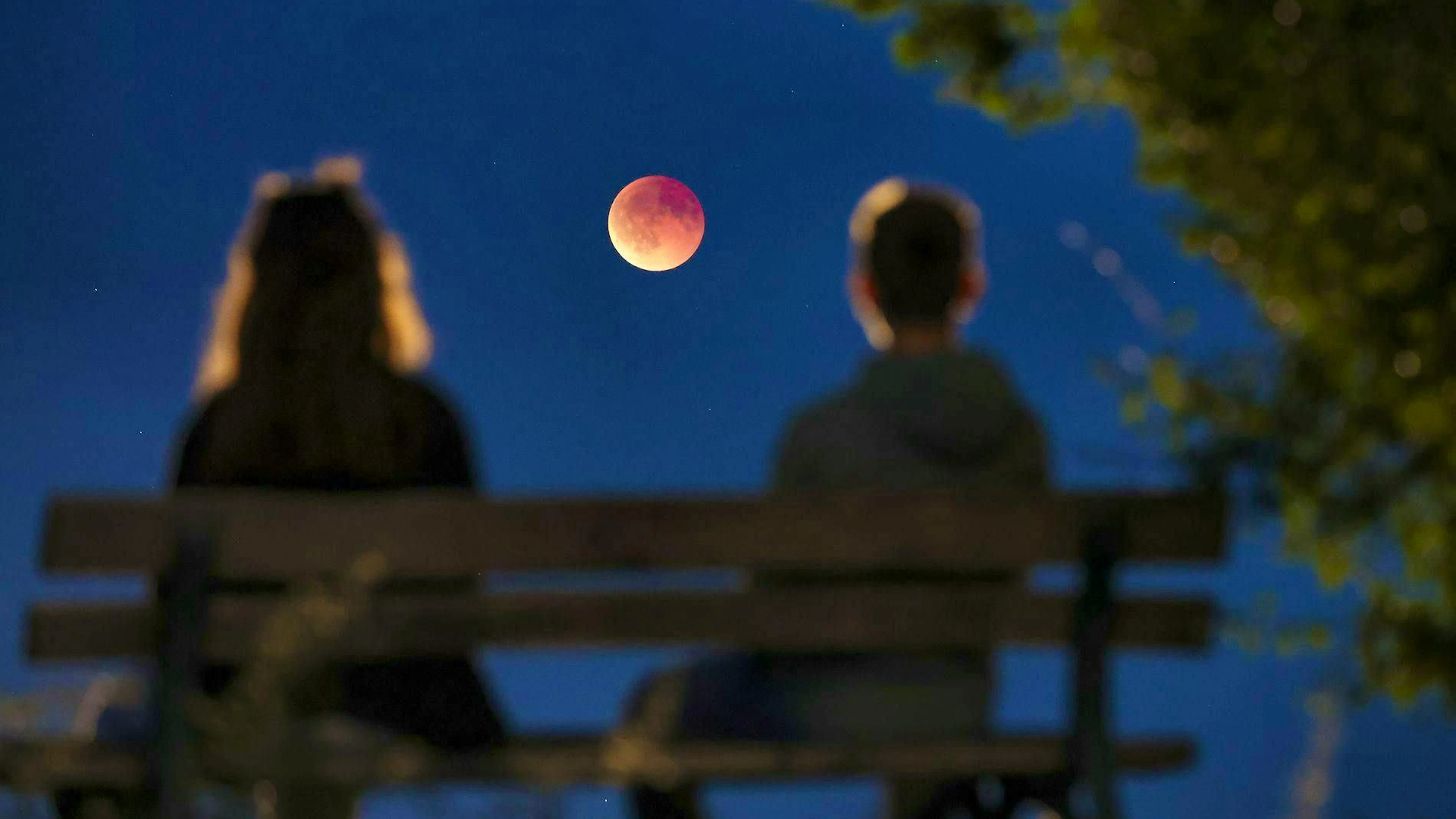 The Earth plunges the moon into its shadow
