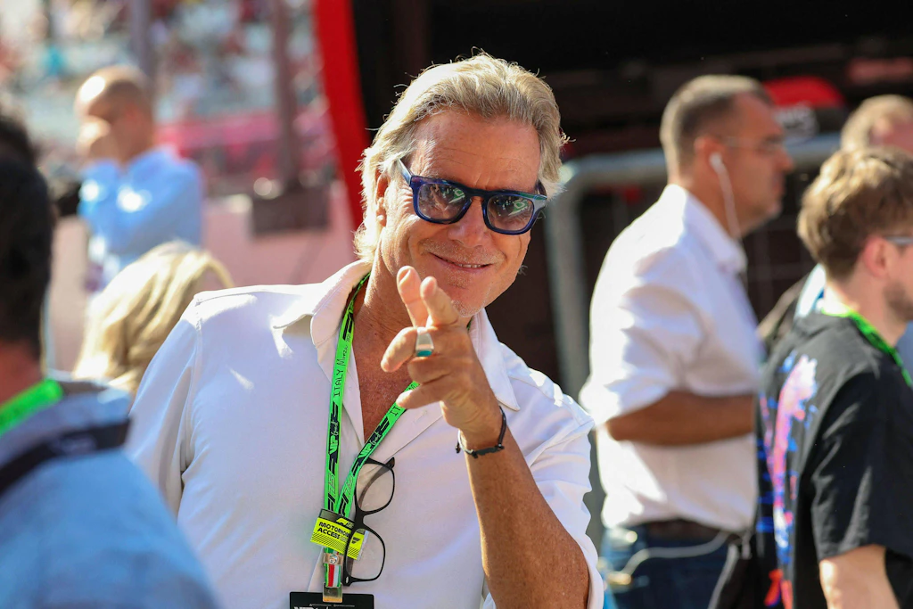 La compagna di Jimmy Ghione respinge le critiche sulla loro storia: «È ...