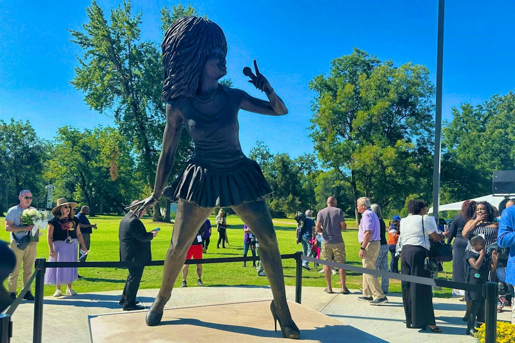 New statue of Tina Turner causes horror among fans